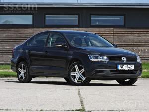 Melns Volkswagen Jetta 2012 Rīga, ar dzinēja tilpumu 1.60 L un nobraukumu 328 tūkst. km par 4800 €, foto 4 vietnē AUTOMOTO.COM.LV