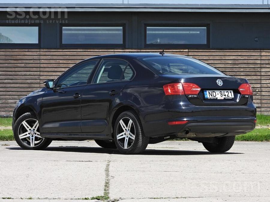 Melns Volkswagen Jetta 2012 Rīga, ar dzinēja tilpumu 1.60 L un nobraukumu 328 tūkst. km par 4800 €, foto 6 vietnē AUTOMOTO.COM.LV