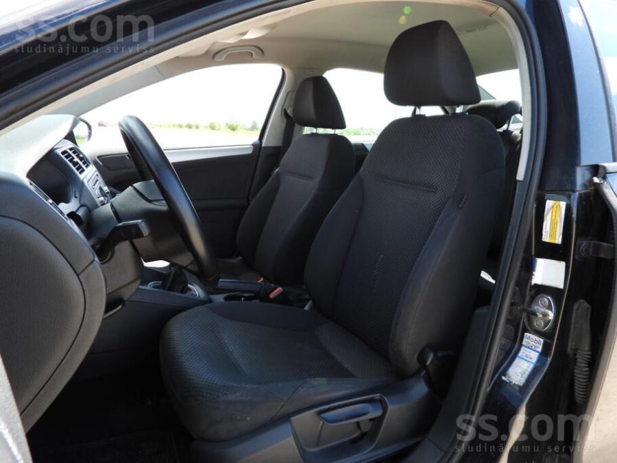 Melns Volkswagen Jetta 2012 Rīga, ar dzinēja tilpumu 1.60 L un nobraukumu 328 tūkst. km par 4800 €, foto 10 vietnē AUTOMOTO.COM.LV