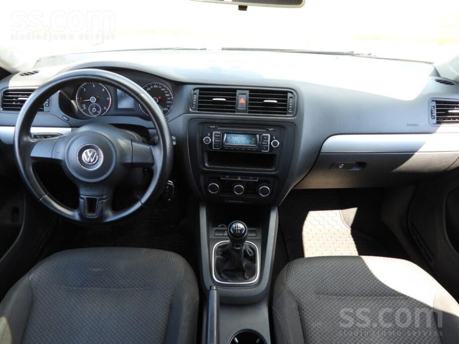 Melns Volkswagen Jetta 2012 Rīga, ar dzinēja tilpumu 1.60 L un nobraukumu 328 tūkst. km par 4800 €, foto 11 vietnē AUTOMOTO.COM.LV