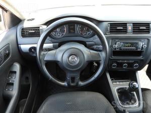 Melns Volkswagen Jetta 2012 Rīga, ar dzinēja tilpumu 1.60 L un nobraukumu 328 tūkst. km par 4800 €, foto 12 vietnē AUTOMOTO.COM.LV