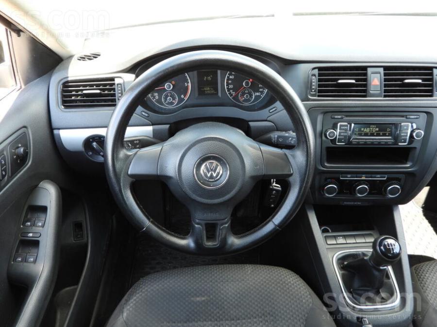Melns Volkswagen Jetta 2012 Rīga, ar dzinēja tilpumu 1.60 L un nobraukumu 328 tūkst. km par 4800 €, foto 12 vietnē AUTOMOTO.COM.LV