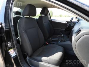 Melns Volkswagen Jetta 2012 Rīga, ar dzinēja tilpumu 1.60 L un nobraukumu 328 tūkst. km par 4800 €, foto 15 vietnē AUTOMOTO.COM.LV