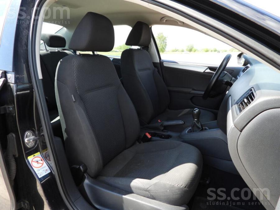 Melns Volkswagen Jetta 2012 Rīga, ar dzinēja tilpumu 1.60 L un nobraukumu 328 tūkst. km par 4800 €, foto 15 vietnē AUTOMOTO.COM.LV