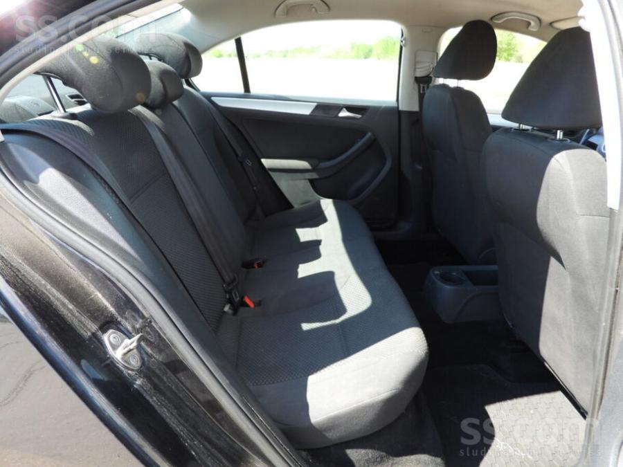 Melns Volkswagen Jetta 2012 Rīga, ar dzinēja tilpumu 1.60 L un nobraukumu 328 tūkst. km par 4800 €, foto 17 vietnē AUTOMOTO.COM.LV