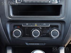 Melns Volkswagen Jetta 2012 Rīga, ar dzinēja tilpumu 1.60 L un nobraukumu 328 tūkst. km par 4800 €, foto 19 vietnē AUTOMOTO.COM.LV