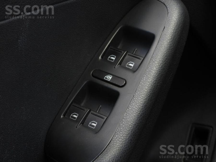 Melns Volkswagen Jetta 2012 Rīga, ar dzinēja tilpumu 1.60 L un nobraukumu 328 tūkst. km par 4800 €, foto 21 vietnē AUTOMOTO.COM.LV