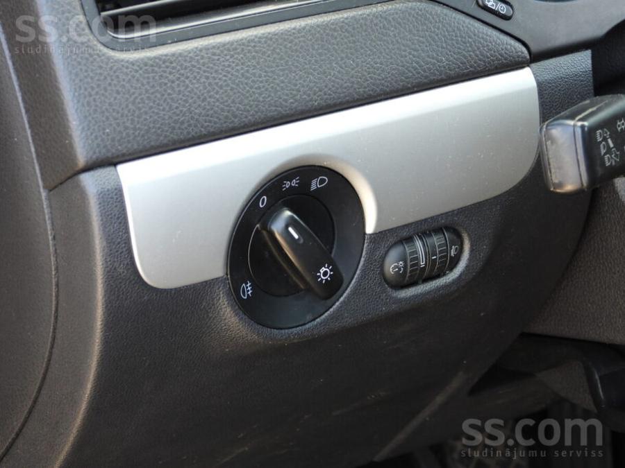 Melns Volkswagen Jetta 2012 Rīga, ar dzinēja tilpumu 1.60 L un nobraukumu 328 tūkst. km par 4800 €, foto 22 vietnē AUTOMOTO.COM.LV