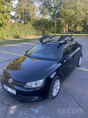 Melns Volkswagen Jetta 2012 Rīga, ar dzinēja tilpumu 1.40 L un nobraukumu 121 tūkst. km par 4800 €, foto 4 vietnē AUTOMOTO.COM.LV