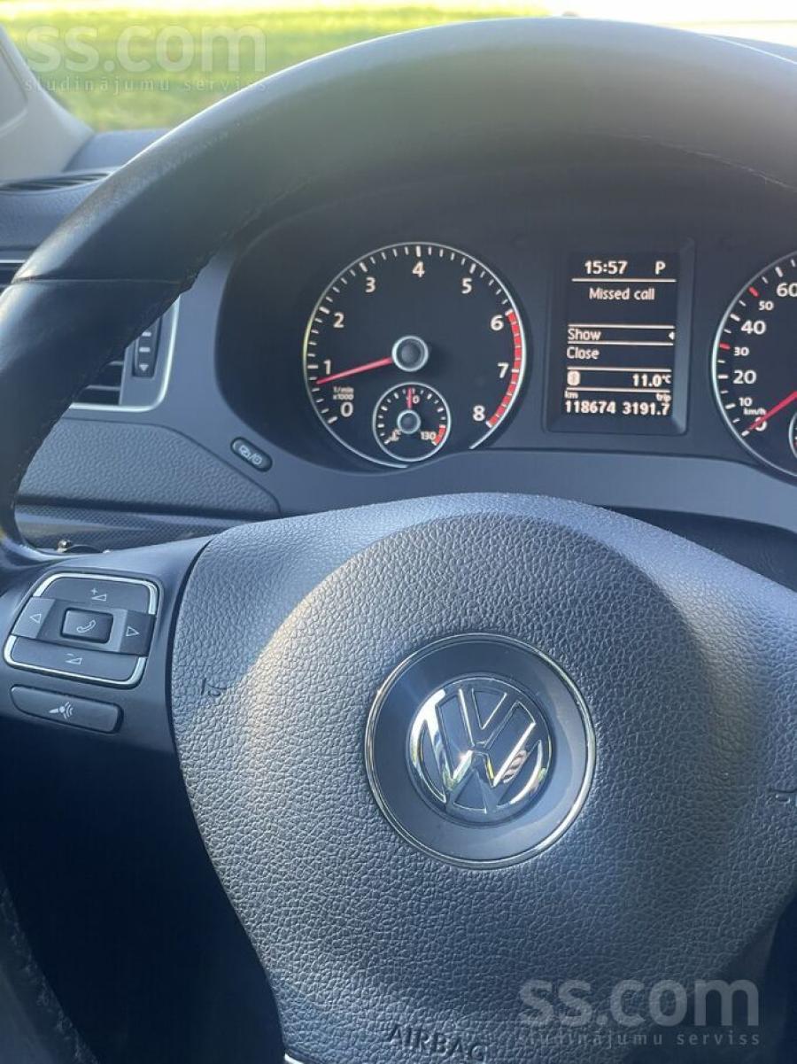 Melns Volkswagen Jetta 2012 Rīga, ar dzinēja tilpumu 1.40 L un nobraukumu 121 tūkst. km par 4800 €, foto 5 vietnē AUTOMOTO.COM.LV