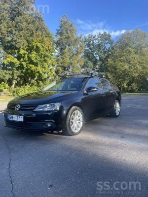 Melns Volkswagen Jetta 2012 Rīga, ar dzinēja tilpumu 1.40 L un nobraukumu 121 tūkst. km par 4800 €, foto 7 vietnē AUTOMOTO.COM.LV