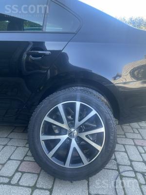 Melns Volkswagen Jetta 2012 Rīga, ar dzinēja tilpumu 1.40 L un nobraukumu 121 tūkst. km par 4800 €, foto 9 vietnē AUTOMOTO.COM.LV