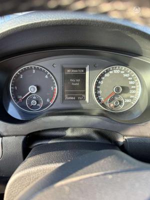 Black Volkswagen Jetta 2012 in Vilnius, with an engine capacity of 1.60 L and mileage of 251 thousand km for 4300 €, photo 14 on AUTOMOTO.COM.LV