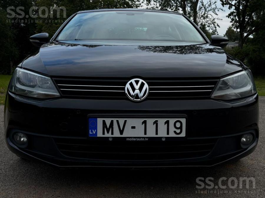 Melns Volkswagen Jetta 2012 Tukums, ar dzinēja tilpumu 1.40 L un nobraukumu 156 tūkst. km par 4650 €, foto 3 vietnē AUTOMOTO.COM.LV