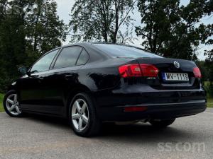 Melns Volkswagen Jetta 2012 Tukums, ar dzinēja tilpumu 1.40 L un nobraukumu 156 tūkst. km par 4650 €, foto 6 vietnē AUTOMOTO.COM.LV