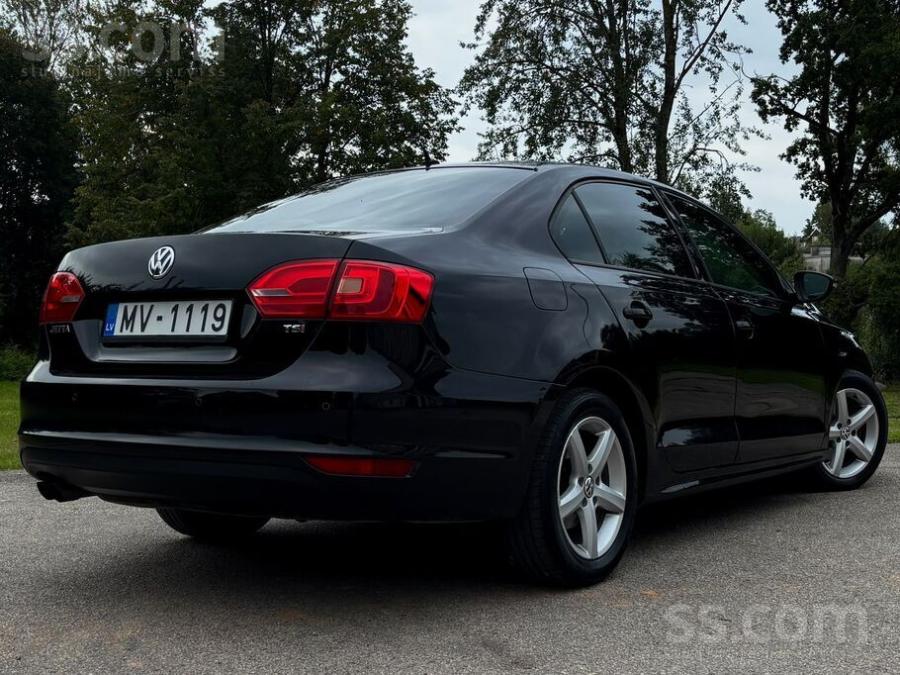 Melns Volkswagen Jetta 2012 Tukums, ar dzinēja tilpumu 1.40 L un nobraukumu 156 tūkst. km par 4650 €, foto 8 vietnē AUTOMOTO.COM.LV