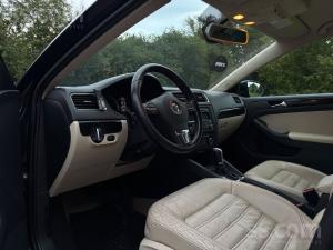 Melns Volkswagen Jetta 2012 Tukums, ar dzinēja tilpumu 1.40 L un nobraukumu 156 tūkst. km par 4650 €, foto 10 vietnē AUTOMOTO.COM.LV