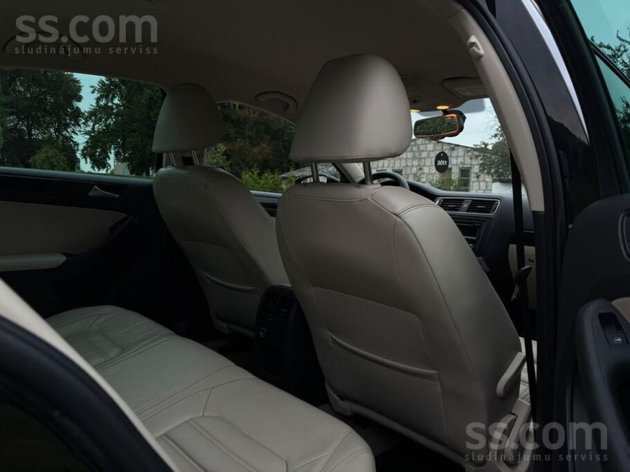 Melns Volkswagen Jetta 2012 Tukums, ar dzinēja tilpumu 1.40 L un nobraukumu 156 tūkst. km par 4650 €, foto 11 vietnē AUTOMOTO.COM.LV