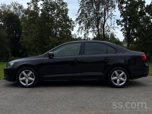 Melns Volkswagen Jetta 2012 Tukums, ar dzinēja tilpumu 1.40 L un nobraukumu 156 tūkst. km par 4650 €, foto 13 vietnē AUTOMOTO.COM.LV