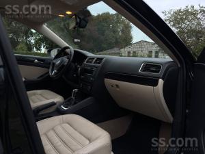 Melns Volkswagen Jetta 2012 Tukums, ar dzinēja tilpumu 1.40 L un nobraukumu 156 tūkst. km par 4650 €, foto 14 vietnē AUTOMOTO.COM.LV