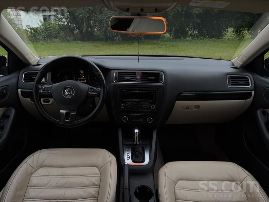 Melns Volkswagen Jetta 2012 Tukums, ar dzinēja tilpumu 1.40 L un nobraukumu 156 tūkst. km par 4650 €, foto 17 vietnē AUTOMOTO.COM.LV