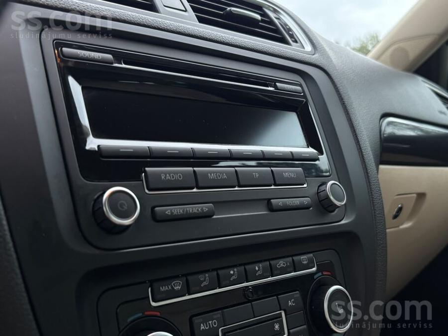 Melns Volkswagen Jetta 2012 Tukums, ar dzinēja tilpumu 1.40 L un nobraukumu 156 tūkst. km par 4650 €, foto 18 vietnē AUTOMOTO.COM.LV