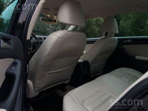 Melns Volkswagen Jetta 2012 Tukums, ar dzinēja tilpumu 1.40 L un nobraukumu 156 tūkst. km par 4650 €, foto 19 vietnē AUTOMOTO.COM.LV
