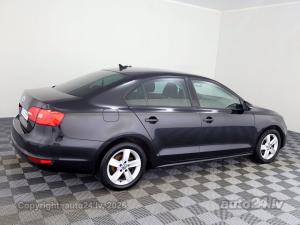 Melns Volkswagen Jetta 2012 Tallina, ar dzinēja tilpumu 1.60 L un nobraukumu 349 tūkst. km par 2799 €, foto 4 vietnē AUTOMOTO.COM.LV