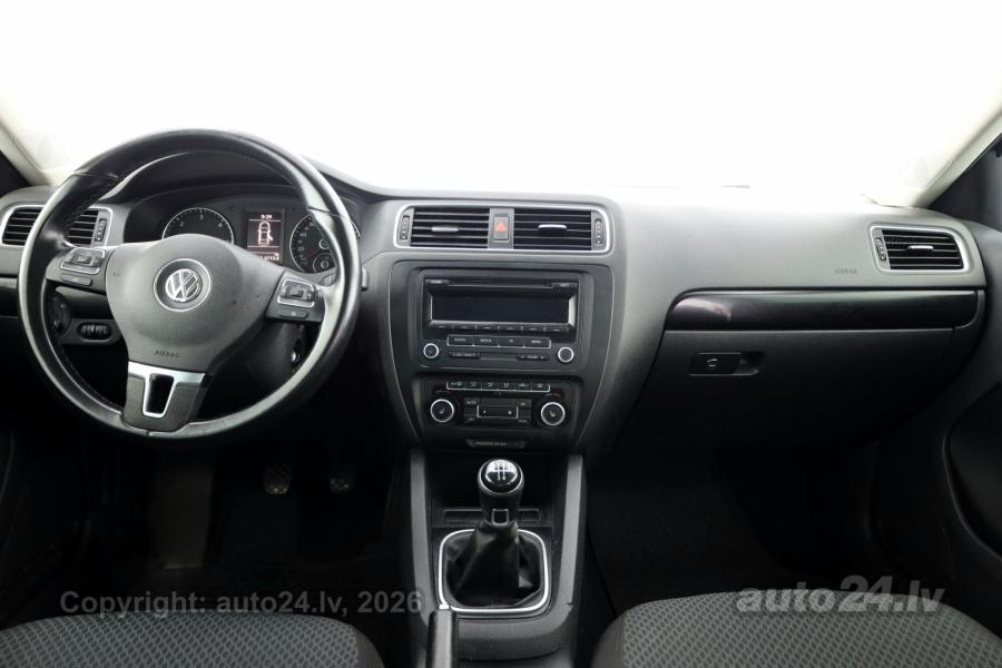 Melns Volkswagen Jetta 2012 Tallina, ar dzinēja tilpumu 1.60 L un nobraukumu 349 tūkst. km par 2799 €, foto 6 vietnē AUTOMOTO.COM.LV