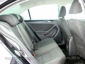 Melns Volkswagen Jetta 2012 Tallina, ar dzinēja tilpumu 1.60 L un nobraukumu 349 tūkst. km par 2799 €, foto 8 vietnē AUTOMOTO.COM.LV