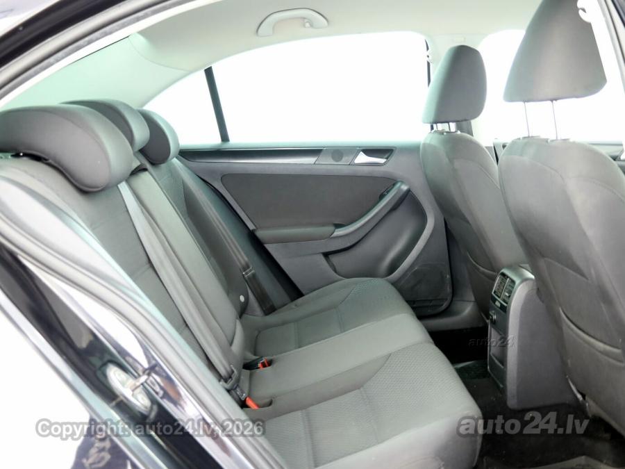 Melns Volkswagen Jetta 2012 Tallina, ar dzinēja tilpumu 1.60 L un nobraukumu 349 tūkst. km par 2799 €, foto 8 vietnē AUTOMOTO.COM.LV