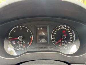 Black Volkswagen Jetta 2012 in Kaunas, with an engine capacity of 1.60 L and mileage of 270 thousand km for 3250 €, photo 13 on AUTOMOTO.COM.LV