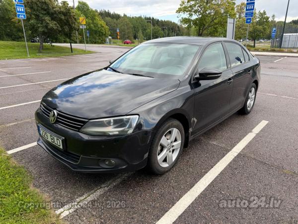 Melns Volkswagen Jetta 2012 Tallina, ar dzinēja tilpumu 1.60 L un nobraukumu 272 tūkst. km par 4290 €, foto 1 vietnē AUTOMOTO.COM.LV