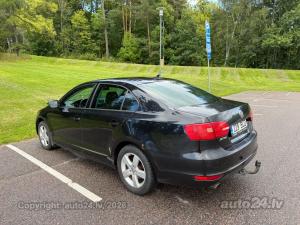 Black Volkswagen Jetta 2012 in Tallinn, with an engine capacity of 1.60 L and mileage of 272 thousand km for 4290 €, photo 10 on AUTOMOTO.COM.LV