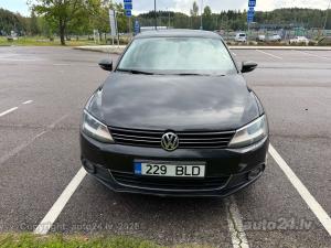 Black Volkswagen Jetta 2012 in Tallinn, with an engine capacity of 1.60 L and mileage of 272 thousand km for 4290 €, photo 11 on AUTOMOTO.COM.LV