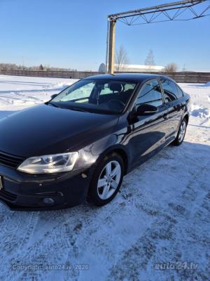 Black Volkswagen Jetta 2013 in Tallinn, with an engine capacity of 1.40 L and mileage of 235 thousand km for 5400 €, photo 7 on AUTOMOTO.COM.LV