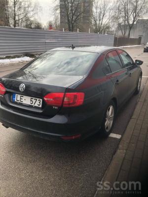 Black Volkswagen Jetta 2013 in Riga, with an engine capacity of 1.40 L and mileage of 118 thousand km for 4500 €, photo  on AUTOMOTO.COM.LV