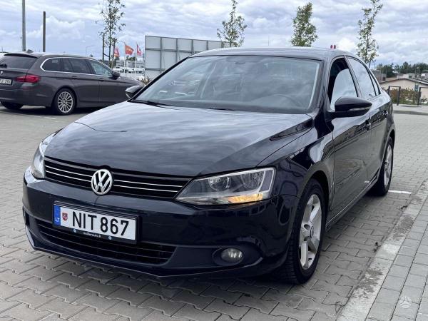 Melns Volkswagen Jetta 2013 Viļņa, ar dzinēja tilpumu 1.60 L un nobraukumu 184 tūkst. km par 3950 €, foto 1 vietnē AUTOMOTO.COM.LV
