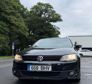 Melns Volkswagen Jetta 2013 Tallina, ar dzinēja tilpumu 1.40 L un nobraukumu 242 tūkst. km par 5500 €, foto 4 vietnē AUTOMOTO.COM.LV