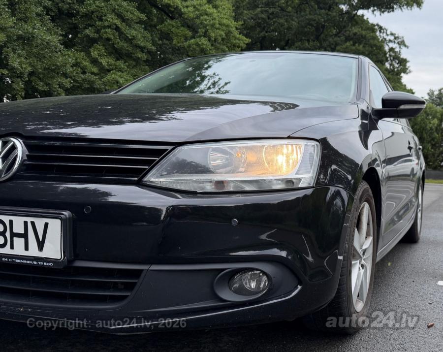 Melns Volkswagen Jetta 2013 Tallina, ar dzinēja tilpumu 1.40 L un nobraukumu 242 tūkst. km par 5500 €, foto 6 vietnē AUTOMOTO.COM.LV