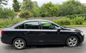 Melns Volkswagen Jetta 2013 Tallina, ar dzinēja tilpumu 1.40 L un nobraukumu 242 tūkst. km par 5500 €, foto 7 vietnē AUTOMOTO.COM.LV