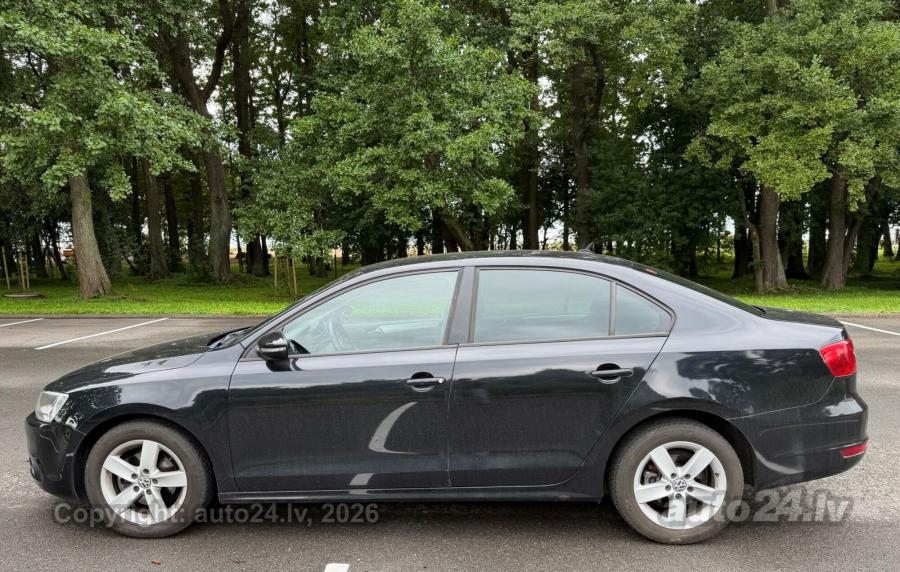 Melns Volkswagen Jetta 2013 Tallina, ar dzinēja tilpumu 1.40 L un nobraukumu 242 tūkst. km par 5500 €, foto 8 vietnē AUTOMOTO.COM.LV