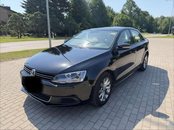 Melns Volkswagen Jetta 2014 Viļņa, ar dzinēja tilpumu 1.80 L un nobraukumu 111 tūkst. km par 3750 €, foto 1 vietnē AUTOMOTO.COM.LV