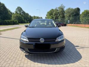 Melns Volkswagen Jetta 2014 Viļņa, ar dzinēja tilpumu 1.80 L un nobraukumu 111 tūkst. km par 3750 €, foto 3 vietnē AUTOMOTO.COM.LV