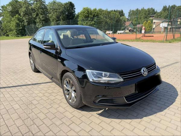 Melns Volkswagen Jetta 2014 Viļņa, ar dzinēja tilpumu 1.80 L un nobraukumu 111 tūkst. km par 3750 €, foto 3 vietnē AUTOMOTO.COM.LV
