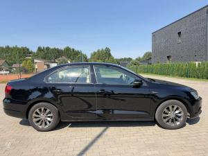 Melns Volkswagen Jetta 2014 Viļņa, ar dzinēja tilpumu 1.80 L un nobraukumu 111 tūkst. km par 3750 €, foto 5 vietnē AUTOMOTO.COM.LV