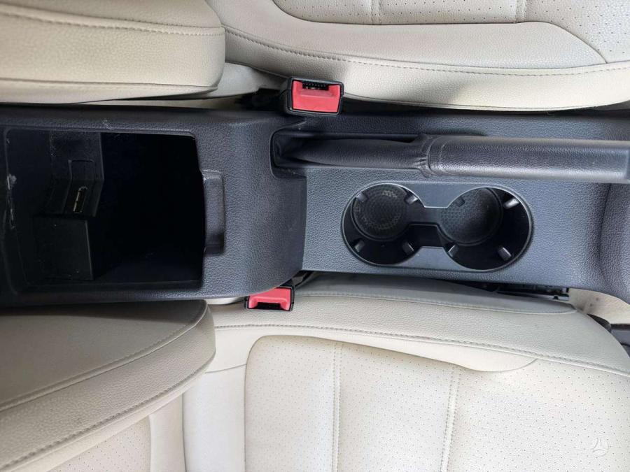 Melns Volkswagen Jetta 2014 Viļņa, ar dzinēja tilpumu 1.80 L un nobraukumu 111 tūkst. km par 3750 €, foto 14 vietnē AUTOMOTO.COM.LV