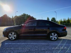 Black Volkswagen Jetta 2014 in Tallinn, with an engine capacity of 1.40 L and mileage of 138 thousand km for 7300 €, photo 5 on AUTOMOTO.COM.LV