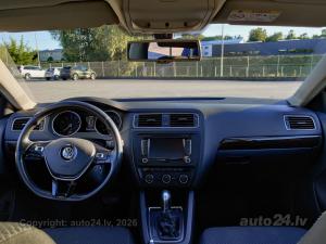 Black Volkswagen Jetta 2014 in Tallinn, with an engine capacity of 1.40 L and mileage of 138 thousand km for 7300 €, photo 9 on AUTOMOTO.COM.LV