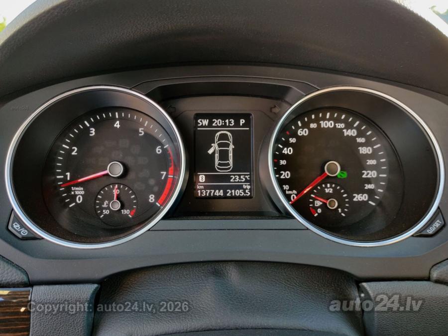 Black Volkswagen Jetta 2014 in Tallinn, with an engine capacity of 1.40 L and mileage of 138 thousand km for 7300 €, photo 13 on AUTOMOTO.COM.LV
